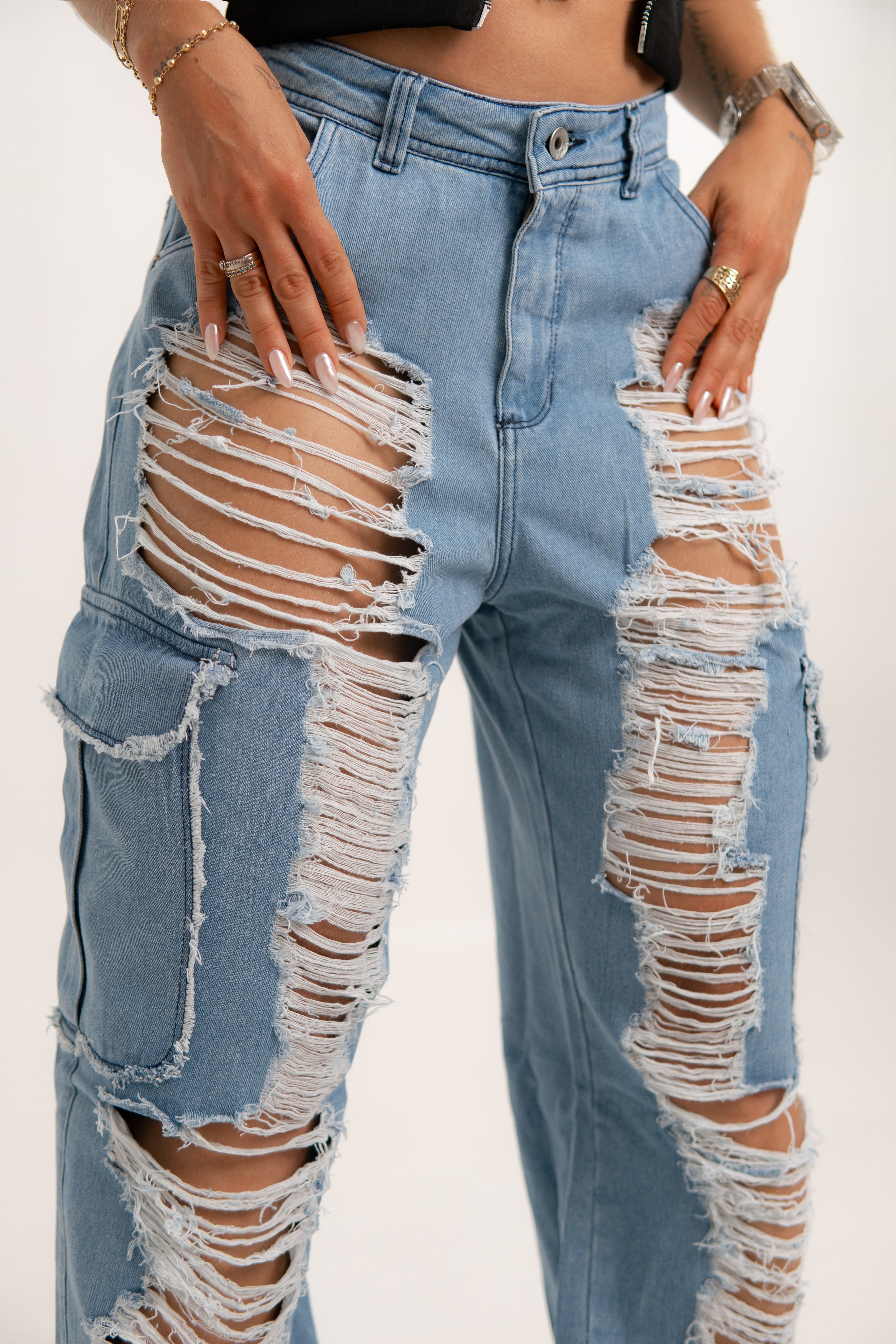 One Fit, Zero Sizes – Alien Jeans